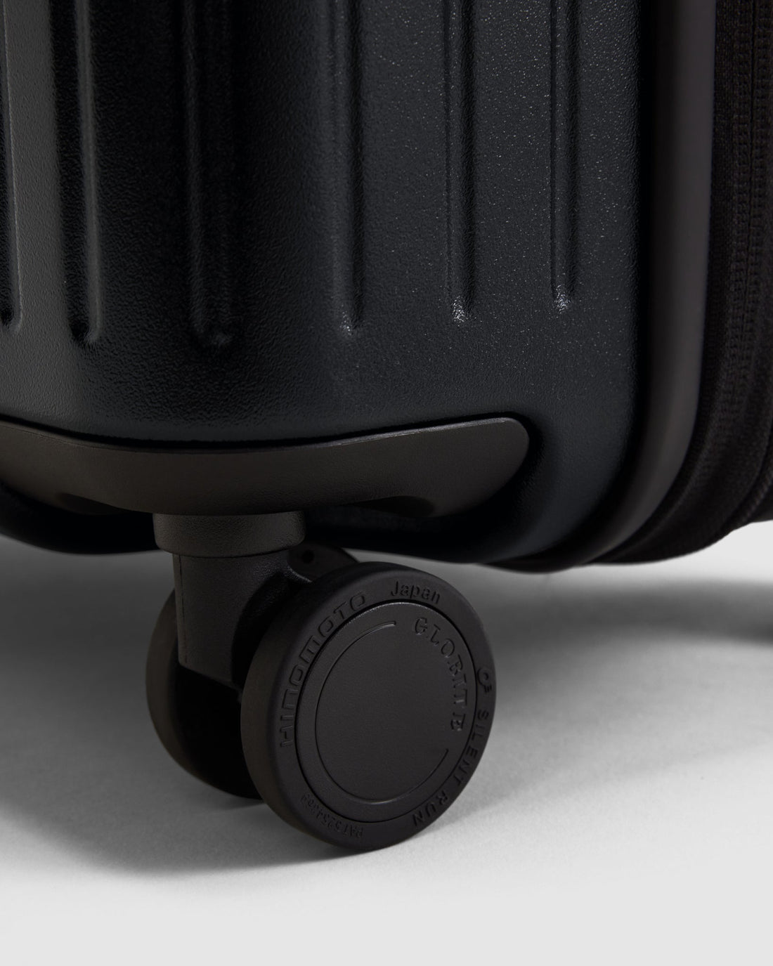 Black Expandable Carry-On Suitcase | Free Shipping – Globite