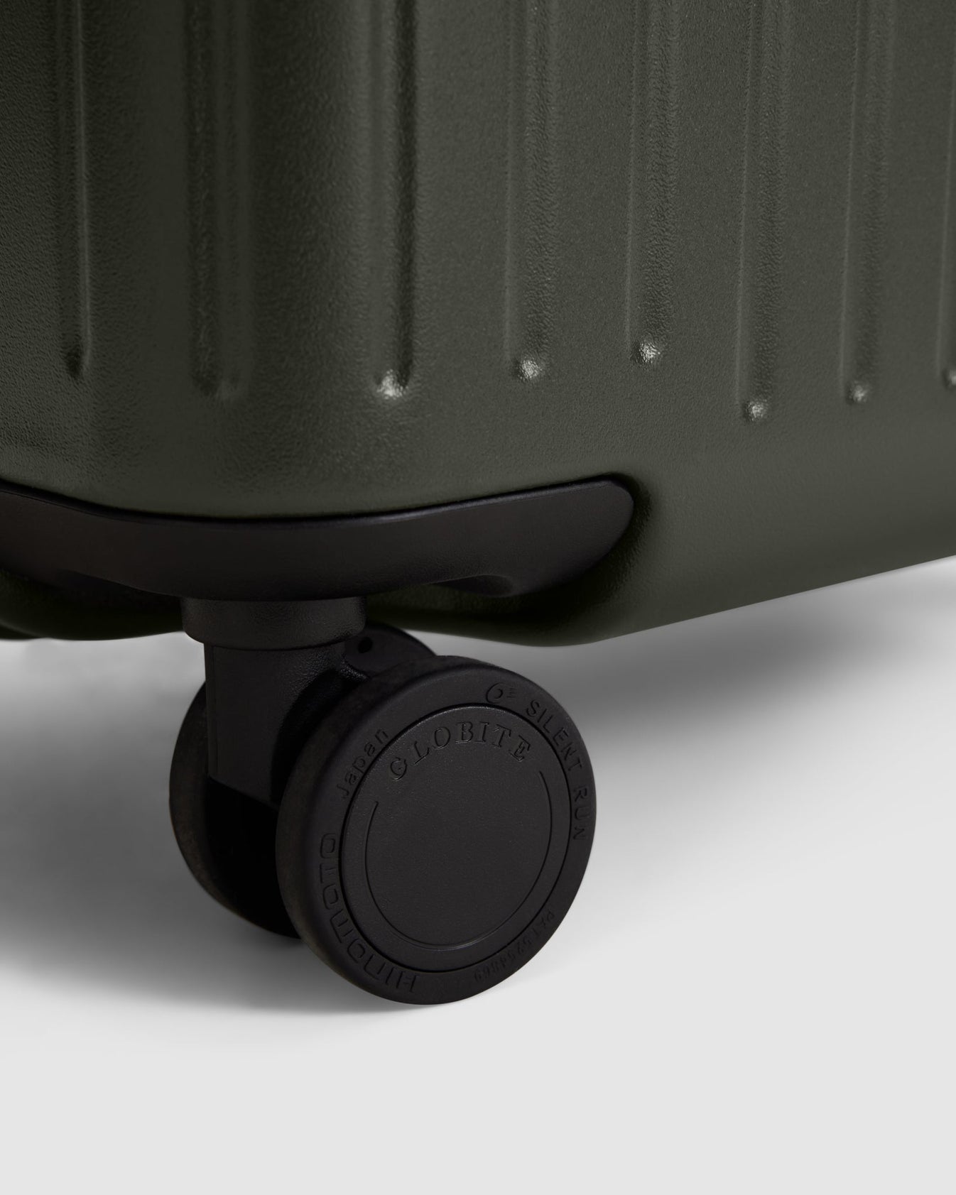 Olive Green Hard Carry On Suitcase | Free Shipping – Globite